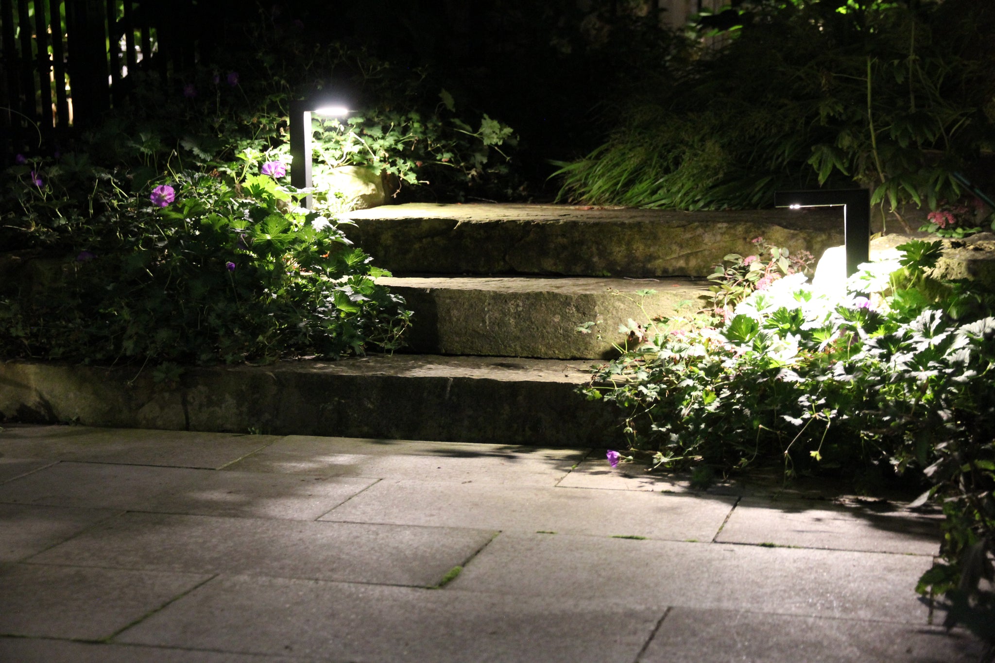 Outdoor LED L-Shaped Path Light including Stake – 3W - #EZL3 – LEDeze